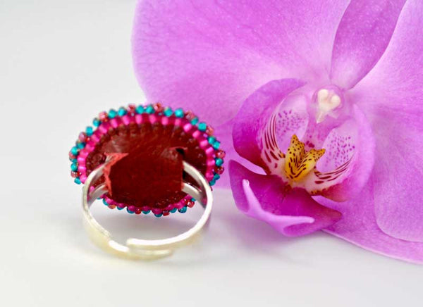 Adjustable ring with Fuchsia crystal – Exclusive Craft